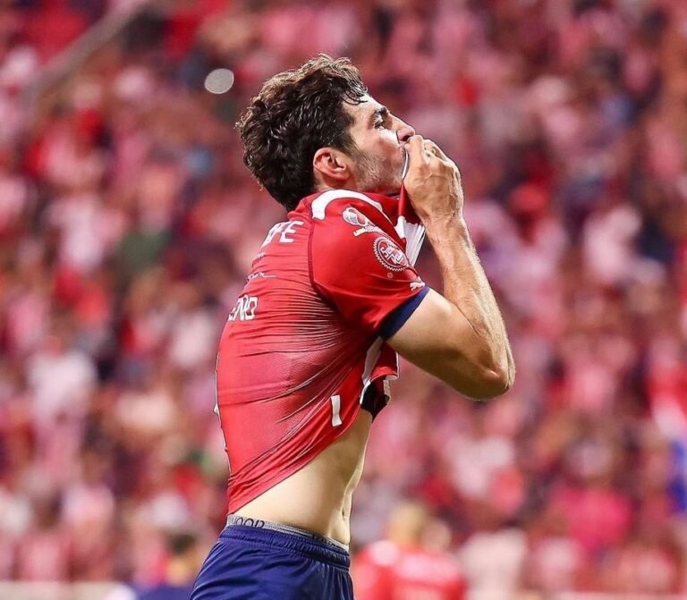 ‘Pollo’ Briseño se va tras 5 años en Chivas